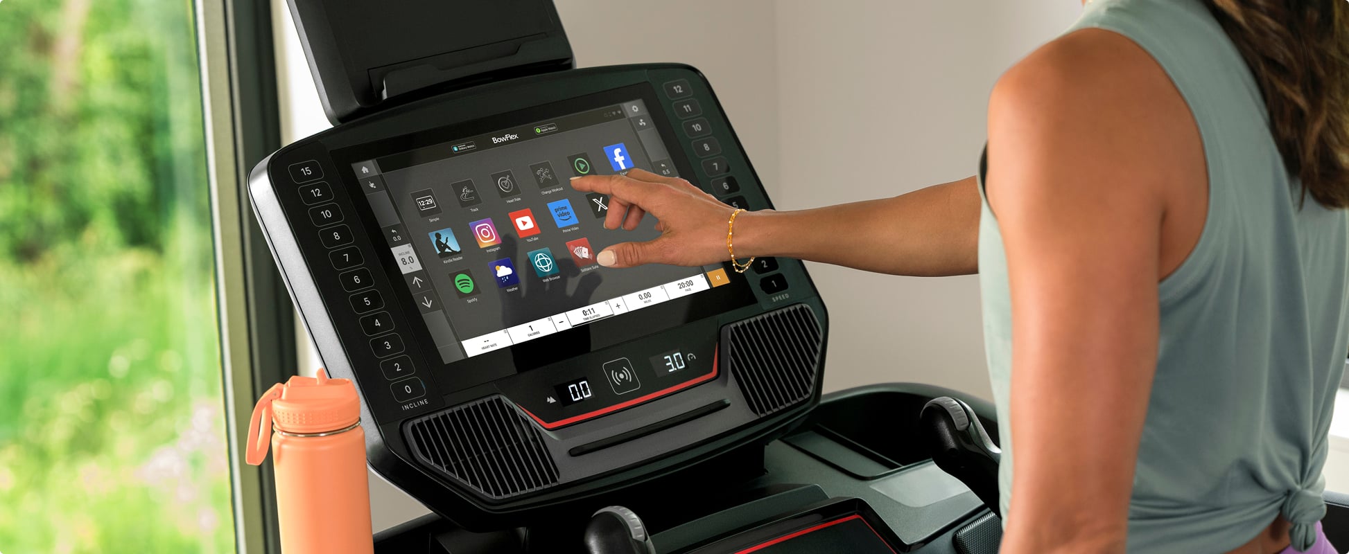 T16 Treadmill - Stay Motivated and Entertained | BowFlex